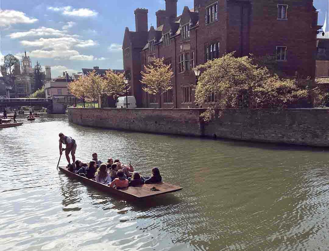 Should I book punting in Cambridge? - Scholars Punting Cambridge